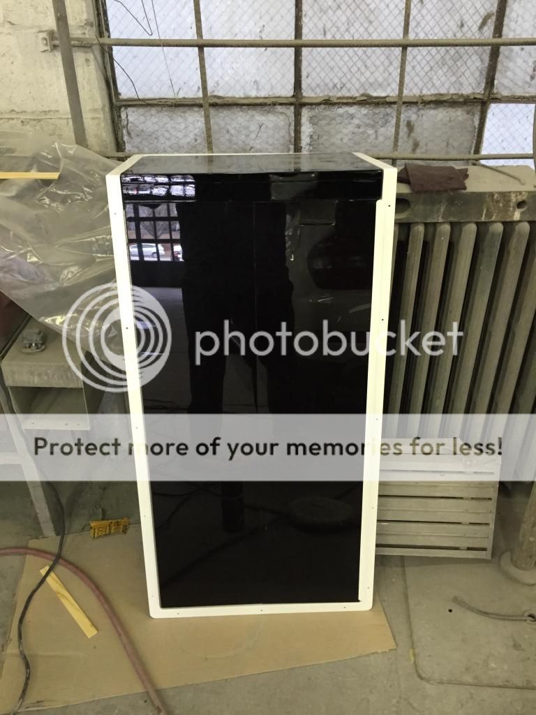 Bi-fold cabin door with frame | BASS BARN